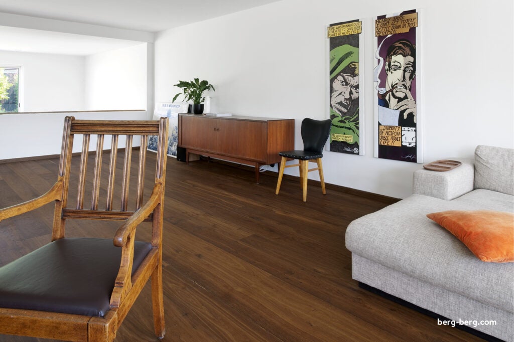 Berg & Berg Ek XXL Lappland Extra Dark lackad | Tapethandeln.se